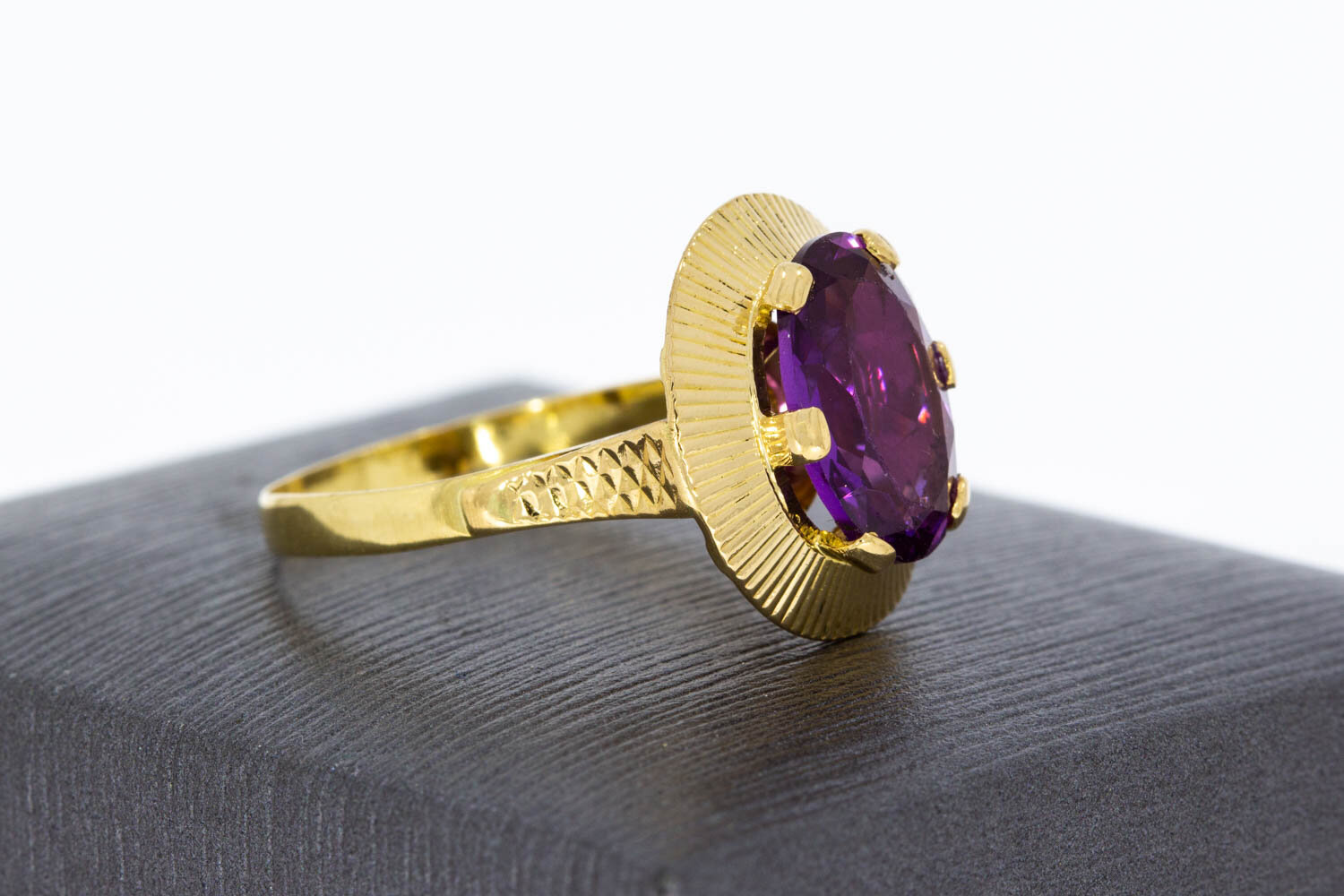 Vintage Ring 18 Karat Gold mit Amethyst 18 1 mm